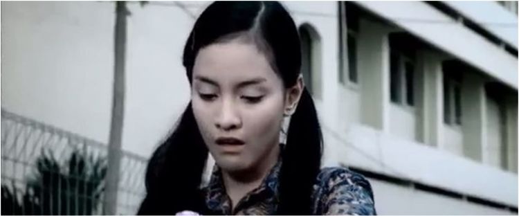 Gadis di iklan permen ini pilih jadi ibu rumah tangga, intip 11 potret ...