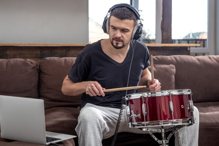 5 Rekomendasi aplikasi belajar bermain drum, pemula maupun yang mahir ...
