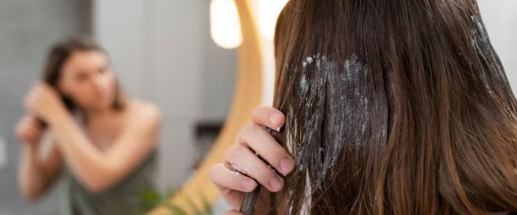 Bukan dipakai setelah keramas, ini trik gunakan kondisioner agar rambut ...