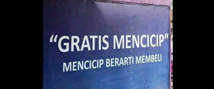 11 Tulisan lucu 'gratis' di spanduk dagang ini bikin pengunjung ...