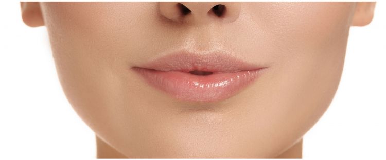 Tanpa ditambah lemon, ini cara mendapatkan bibir merah muda alami pakai ...