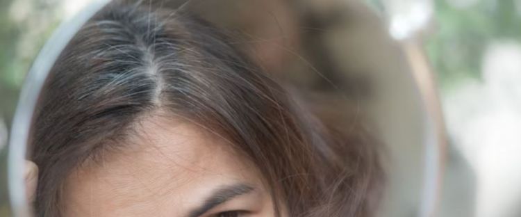 Hasilnya tampak dalam sekali pemakaian, ini trik bikin uban kembali hitam dengan 1 jenis minyak