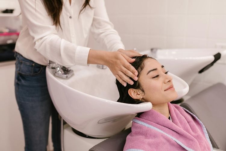 [KUIS] Selain sampo dan kondisioner, cari tahu hair care yang kamu ...