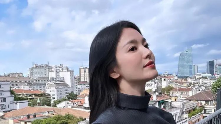 Song Hye-kyo raup cuan Rp68 miliar tanpa kerja ekstra, kok bisa?