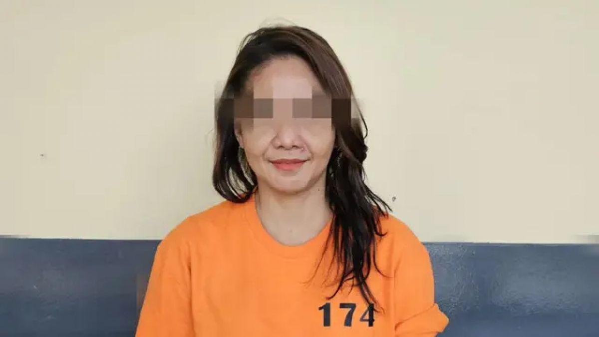 Former colossal drama actress Sekar Arum's method of trying to shop using counterfeit money