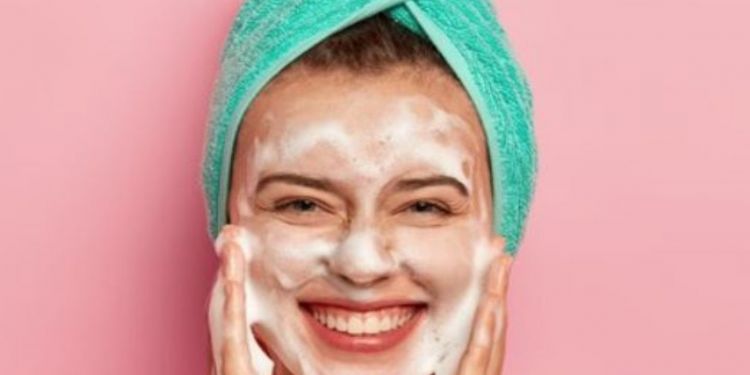 Cara bikin pori-pori besar jadi halus tersamarkan pakai 1 jenis protein ...