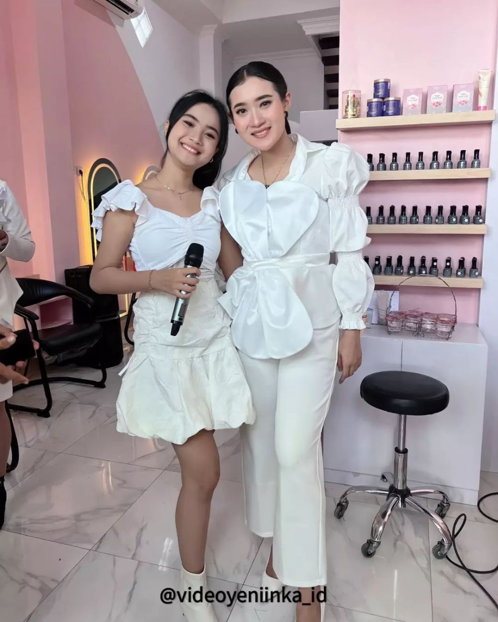 Ikuti jejak sang kakak jadi penyanyi dangdut, intip 11 pesona Yesa Oktafia adik Yeni Inka