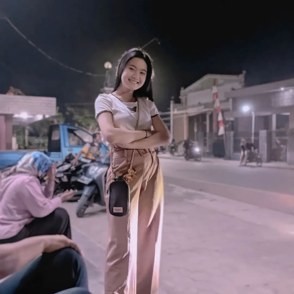 Ikuti jejak sang kakak jadi penyanyi dangdut, intip 11 pesona Yesa Oktafia adik Yeni Inka