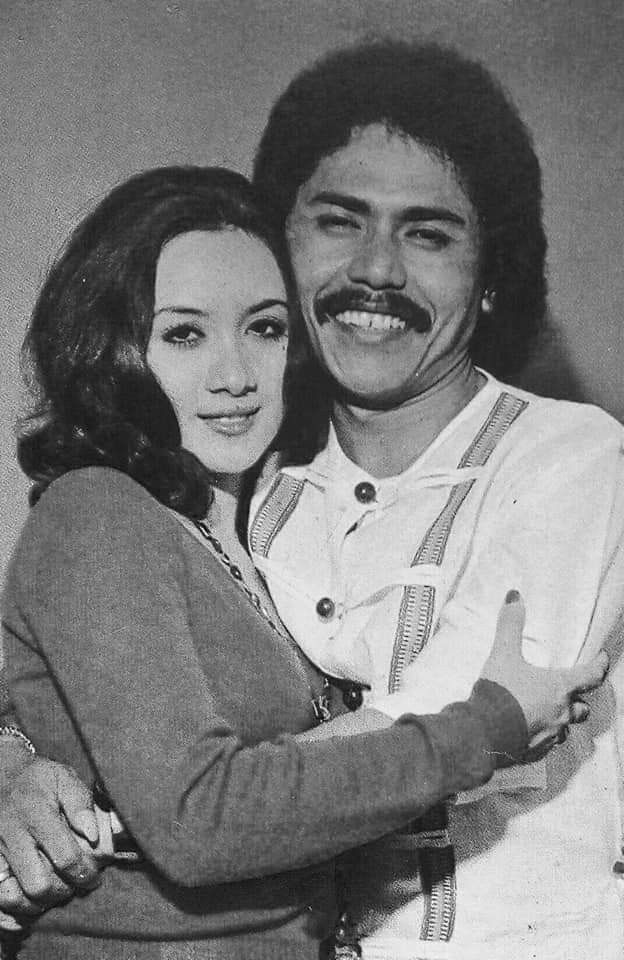 Nostalgia potret lawas 9 seleb senior saat pacaran, awet hingga maut ... Nostalgia potret lawas 9 seleb senior saat pacaran, awet hingga maut ...