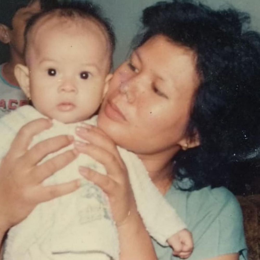 Mantan pacar Eross SO7 kini jadi istri dokter spesialis, intip 11 transformasinya