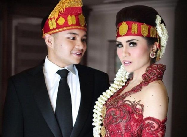 11 Potret seleb menikah dengan adat Batak, Jessica Mila undang Sheila on 7 saat resepsi