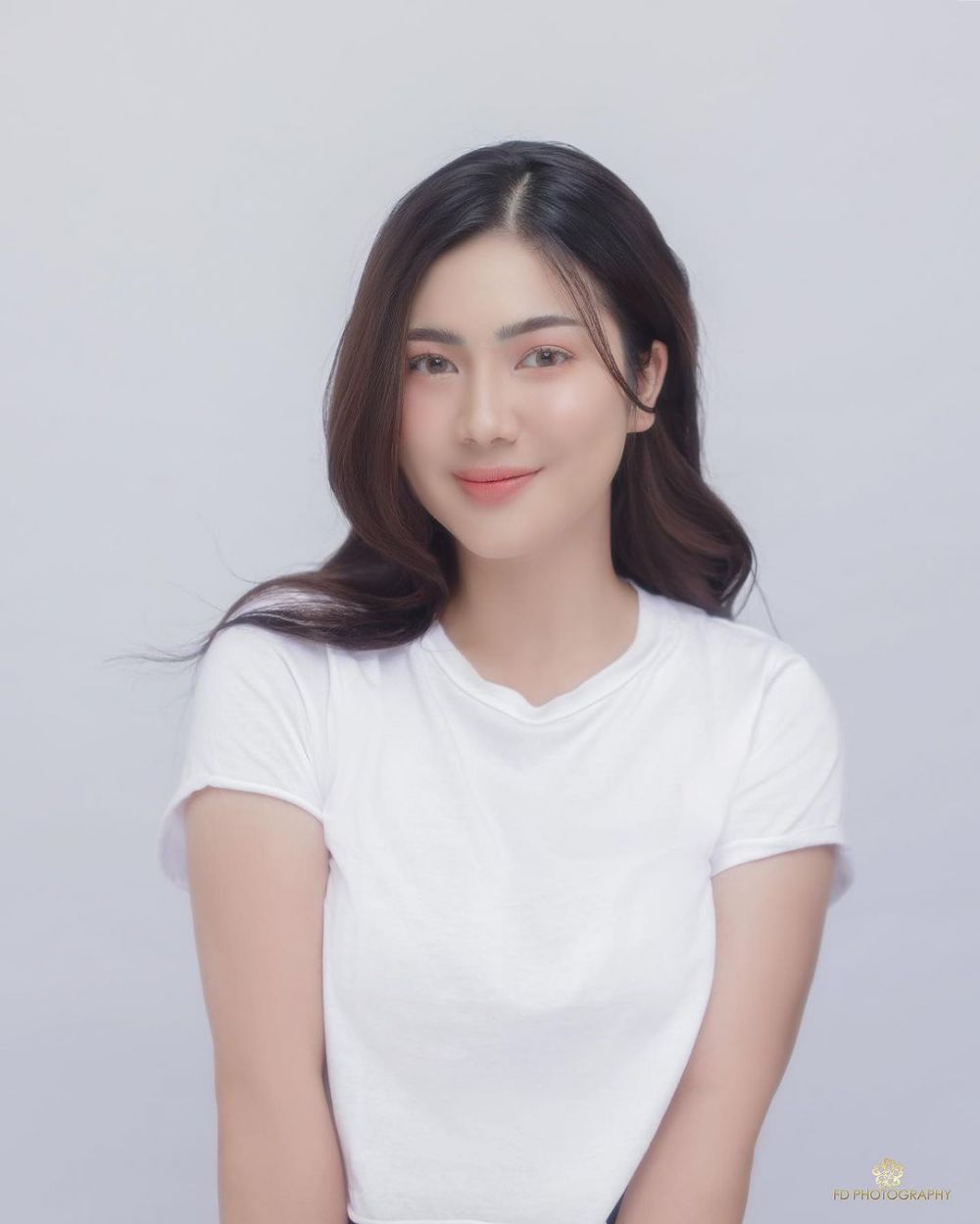 Terinspirasi dari editan AI, Felicya Angelista dandan ala cewek Korea ini hasilnya bak beda orang