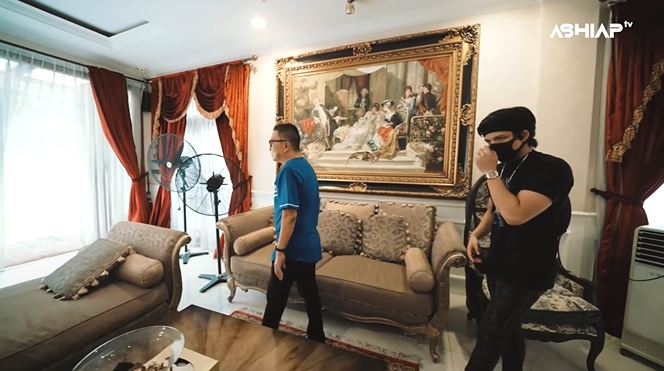 Dulu makan nasi pakai minyak jelantah, ini 11 potret rumah Helmy Yahya full lukisan miliaran rupiah