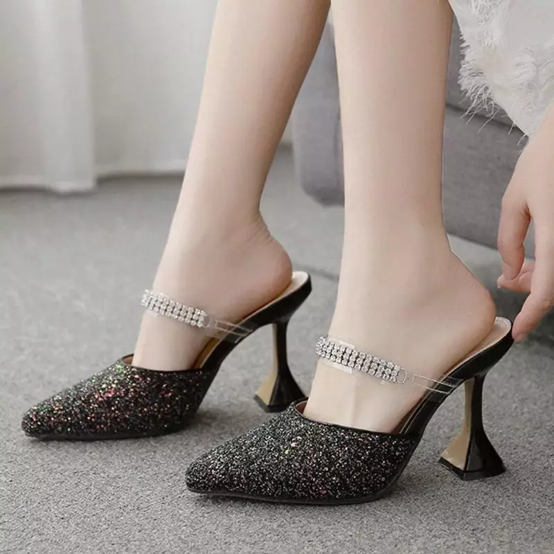 40 Jenis model sepatu cewek yang bikin penampilan stylish