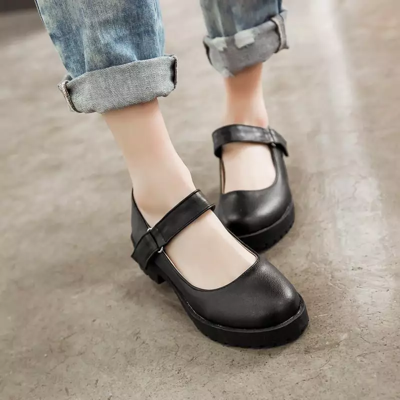 40 Jenis model sepatu cewek yang bikin penampilan stylish