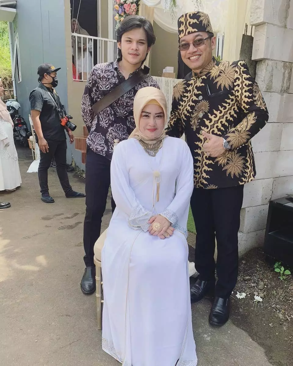 Ika Kartika TOP mantu, ini 7 potret pernikahan anaknya