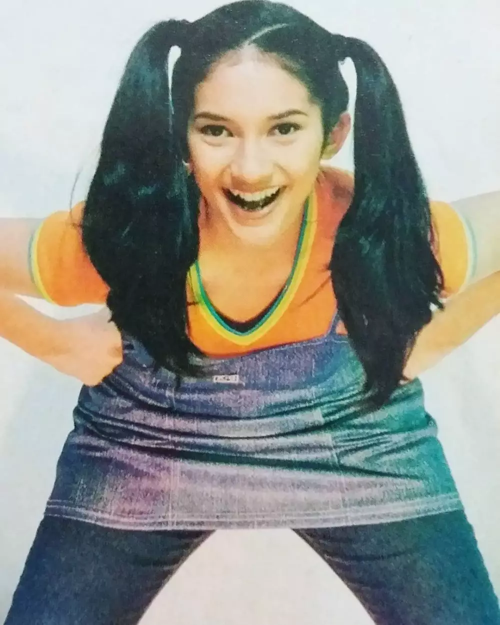 10 Potret lawas Vira Yuniar, cantiknya tak luntur