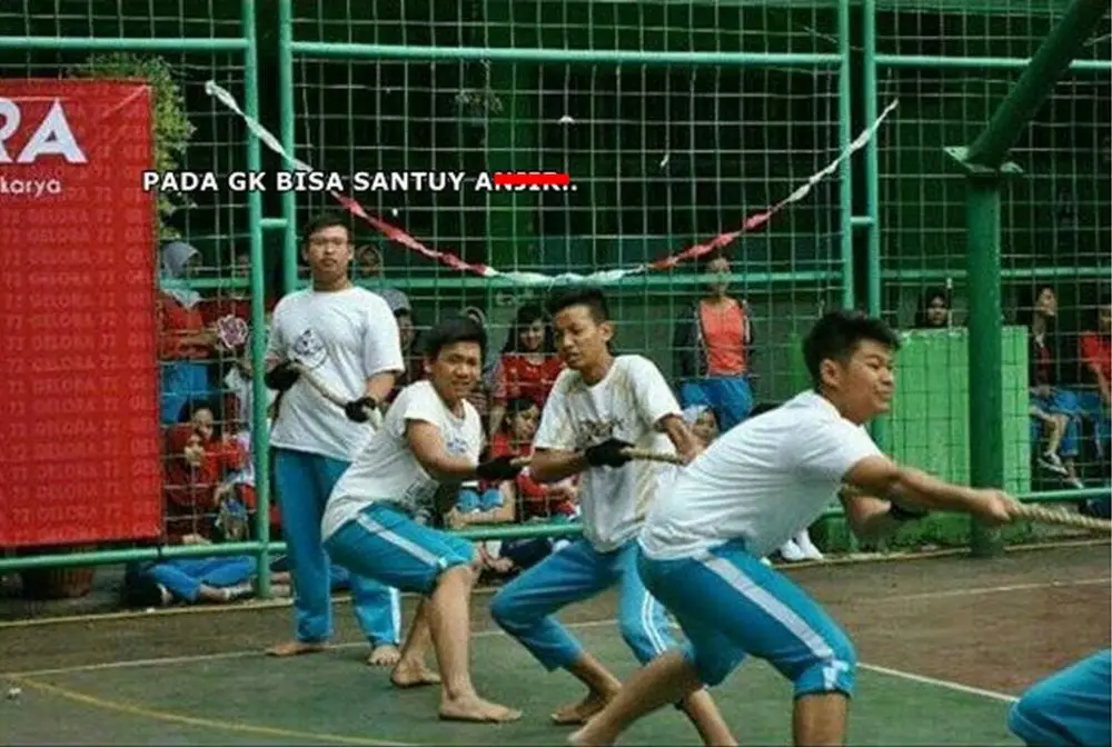10 Meme lucu lomba tarik tambang ini bikin ketawa sendiri 10 Meme lucu lomba tarik tambang ini bikin ketawa sendiri