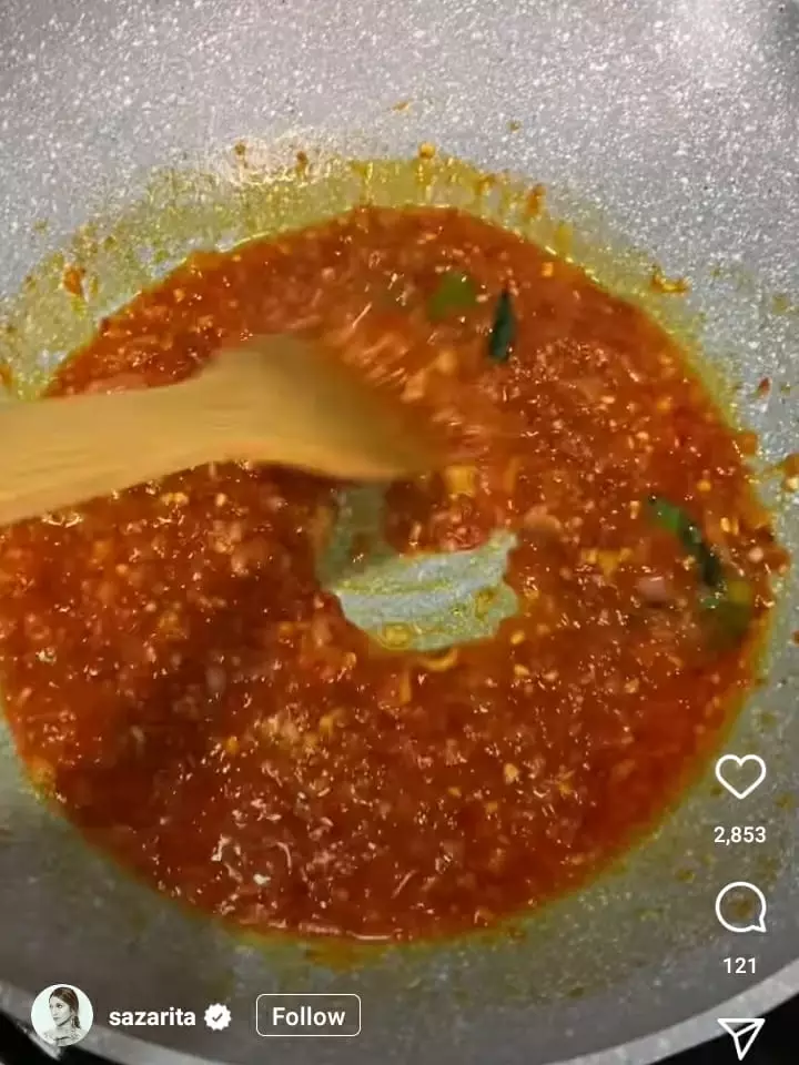 9 Trik Sarah Azhari bikin ayam suwir, wangi dan mudah ditiru