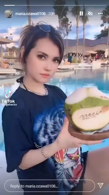 11 Momen Maria Ozawa di Bali, kunjungi panti hingga video call Raffi
