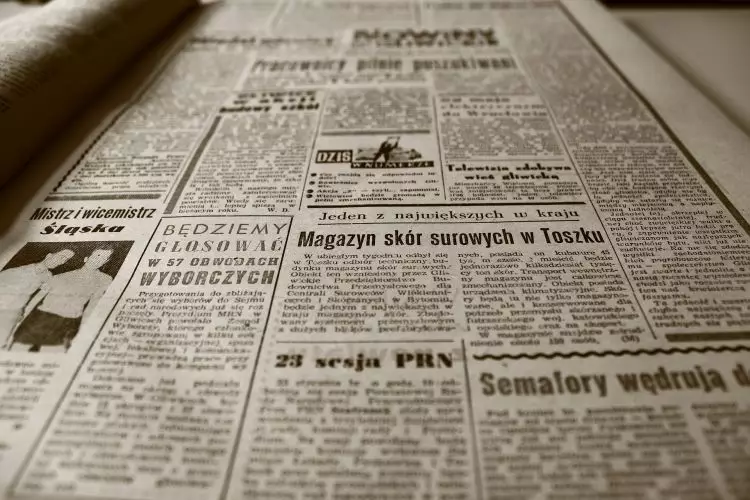 5 Contoh news item text dalam bahasa Inggris dan strukturnya