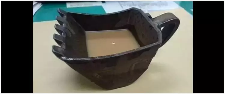 11 Potret kocak peralatan makan ini bentuknya malah kayak alat kuli ...