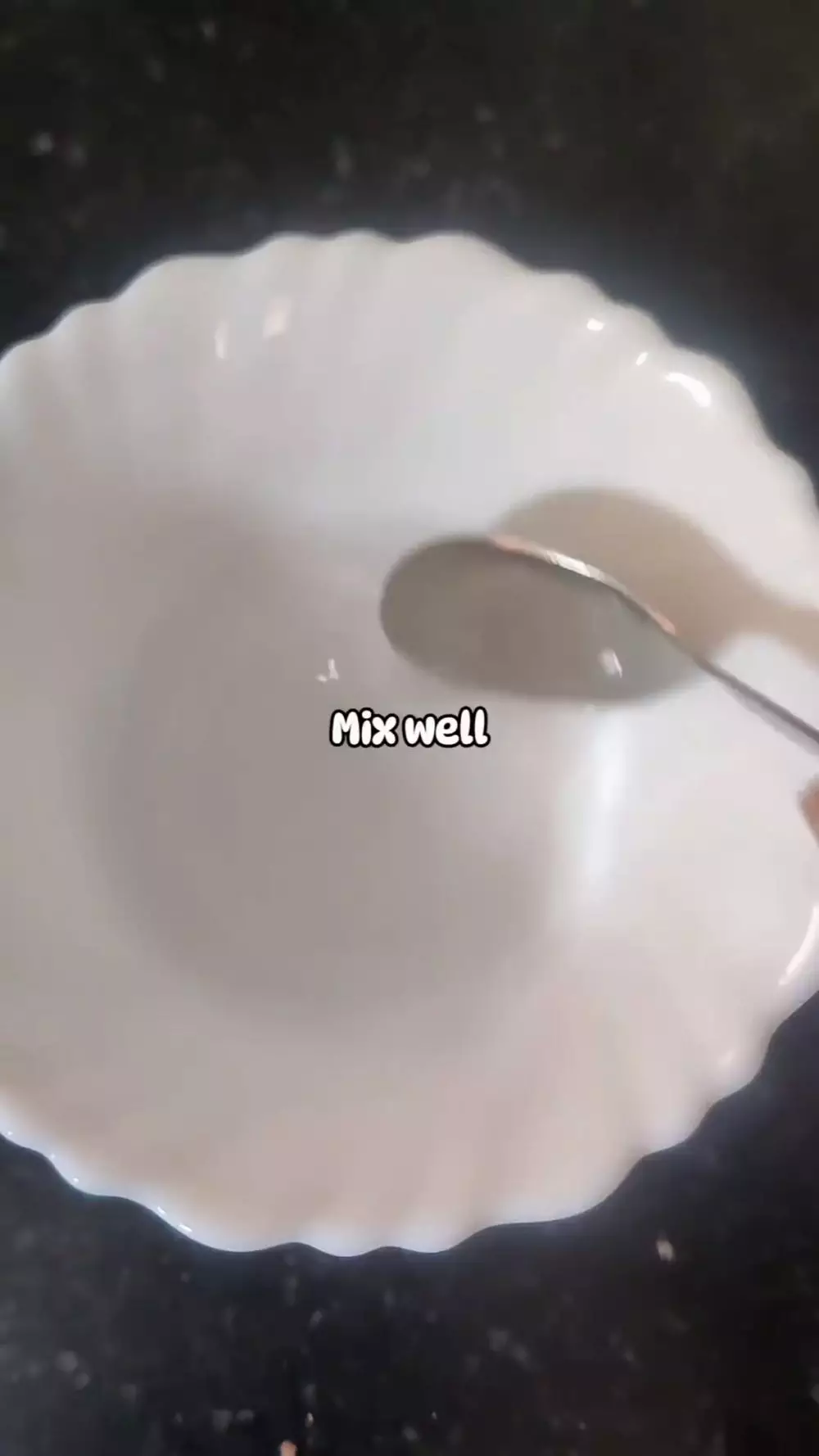 Instead of rubbing with baking soda, this is how to clean dull light ...