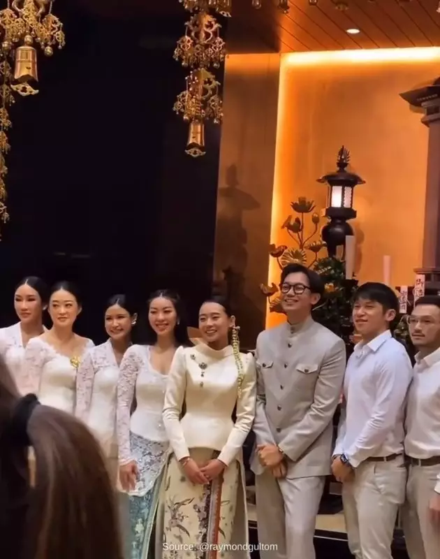 Kenalan dari DM Instagram berujung pelaminan, intip 9 momen pernikahan Brandon Salim dan Dhika ...