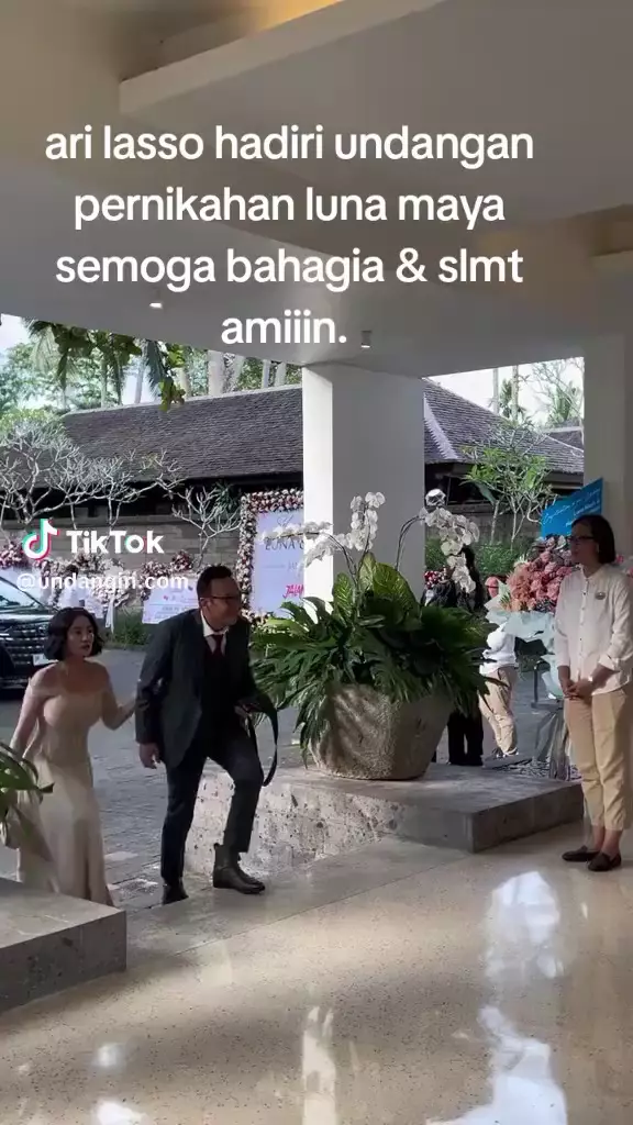 Ari Lasso gandeng Dearly Joshua di pernikahan Luna Maya dan Maxime Bouttier, ini 9 potretnya