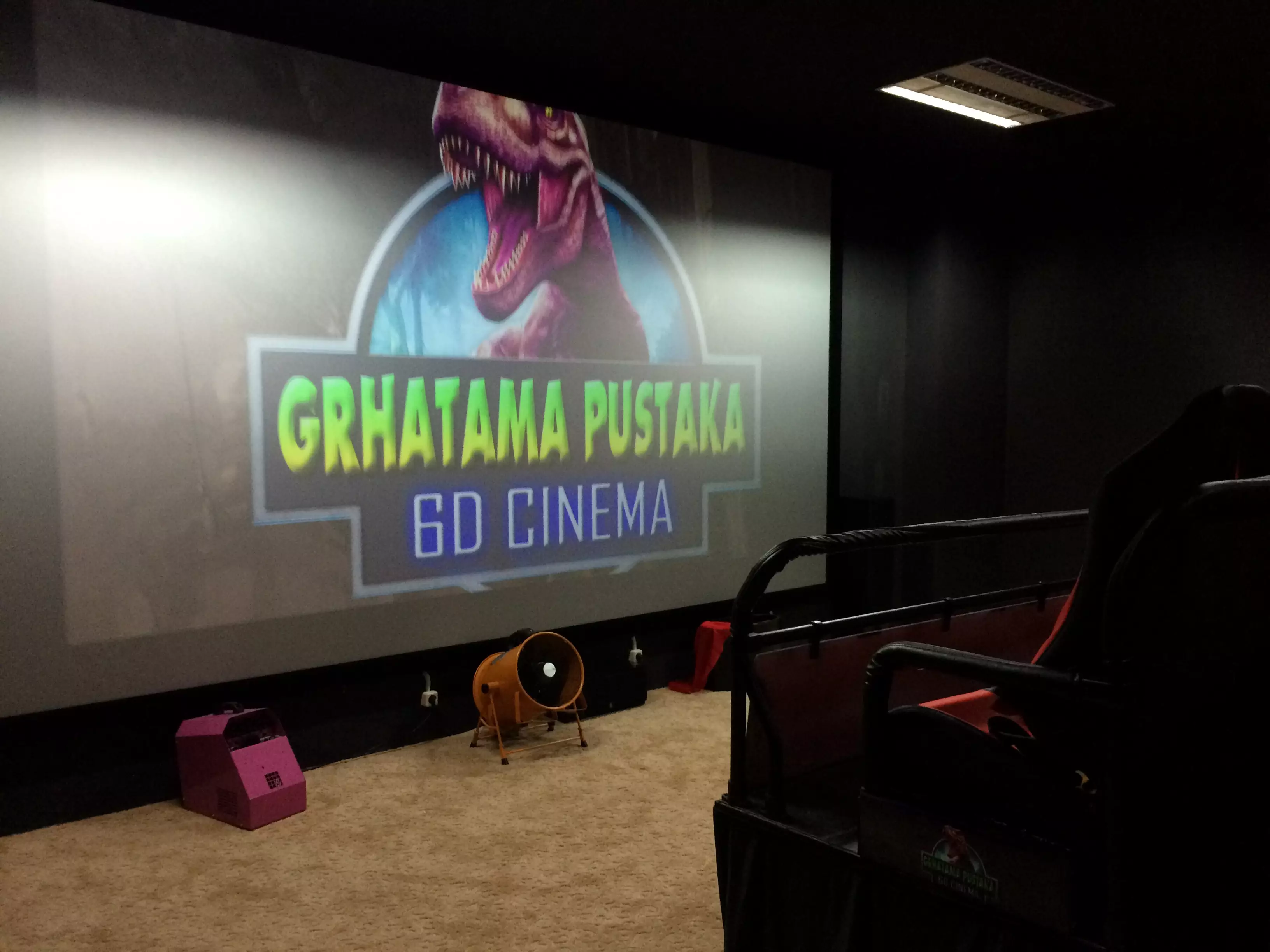 20 Foto ini buktikan megahnya Perpustakaan Grhatama Pustaka, keren!