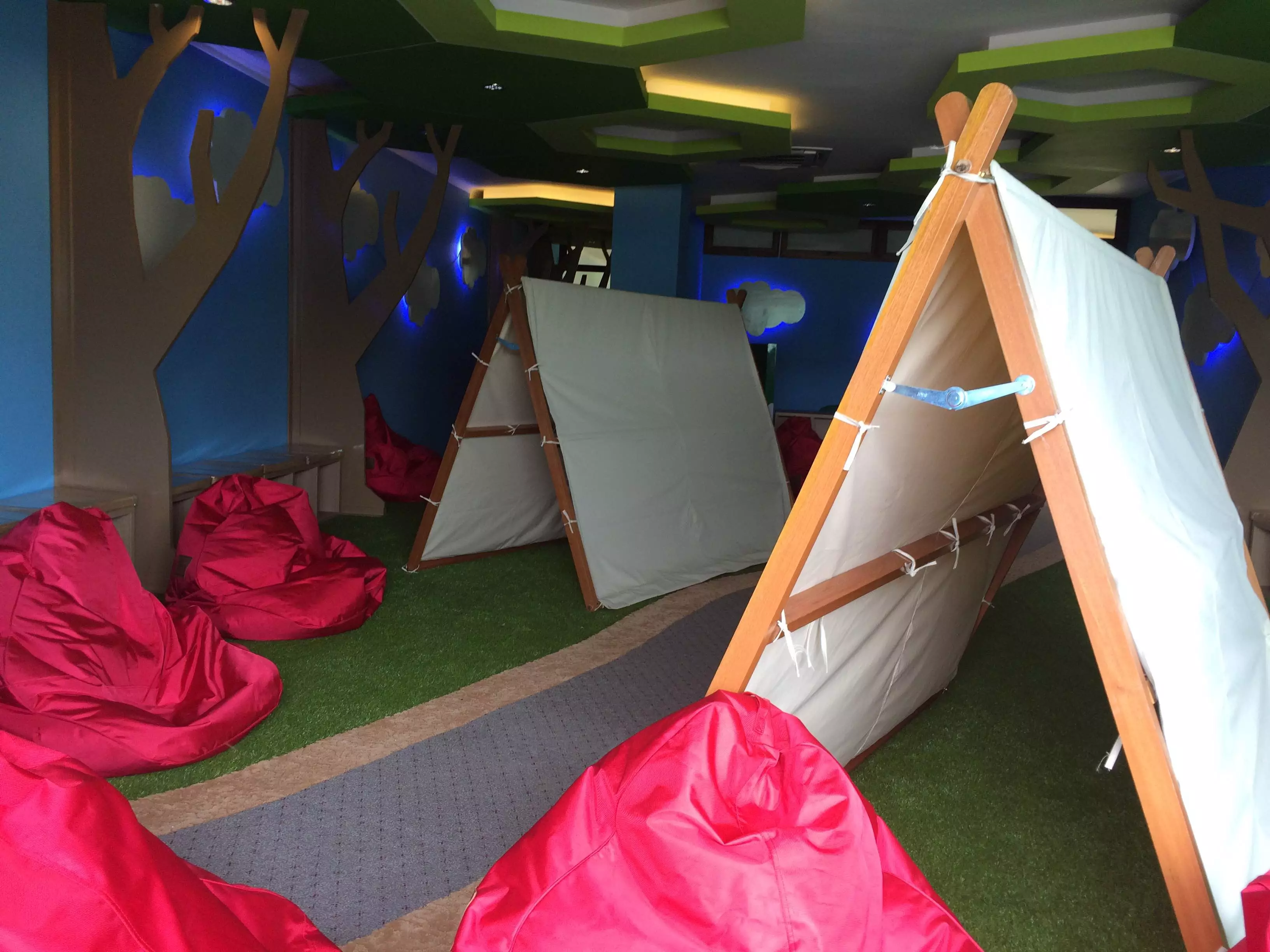 20 Foto ini buktikan megahnya Perpustakaan Grhatama Pustaka, keren!